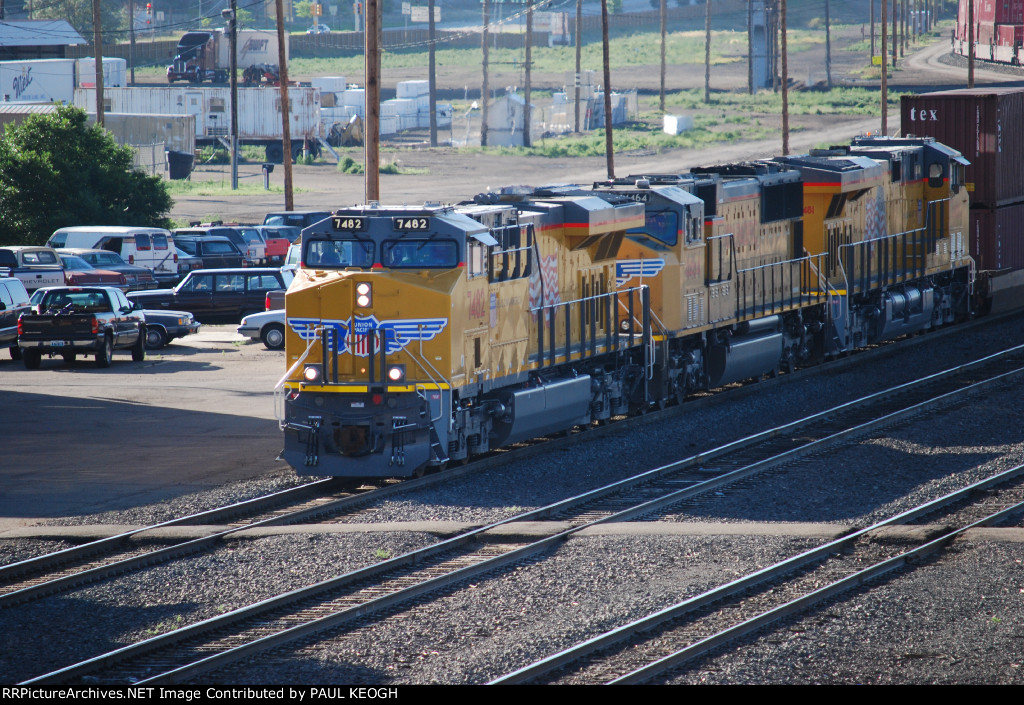 UP 7482 with UP 7481 3d Unit Lead the Z G3LB (Global 3 to Long Beach) at 07:45 am westbound as ...